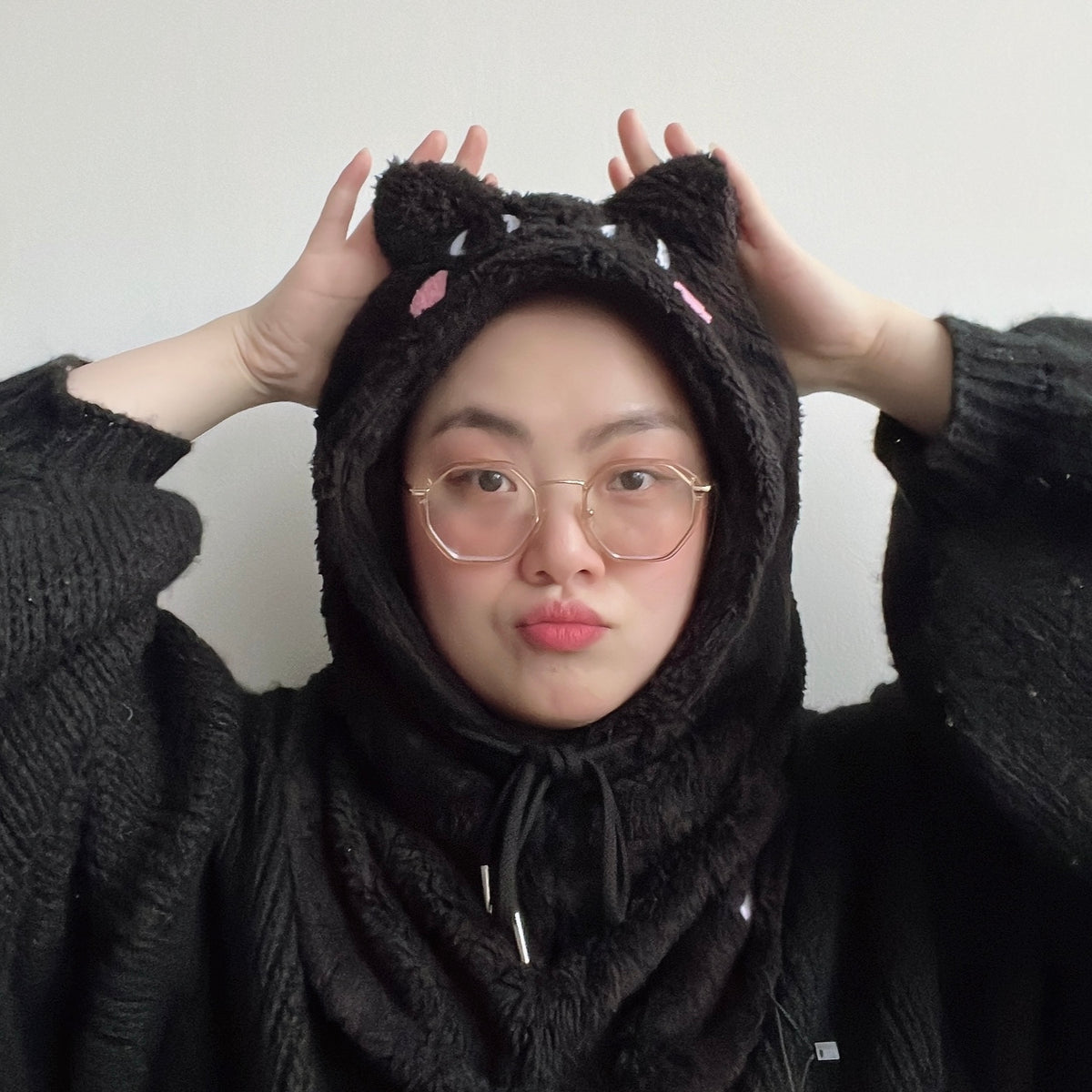 PREORDER Naomi black cat hood – Yoyo The Ricecorpse